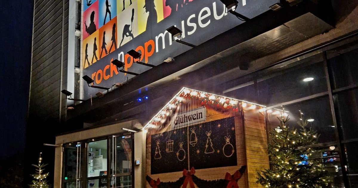 Weihnachtliche Stimmung am und im rock'n'popmuseum | Stadt Gronau